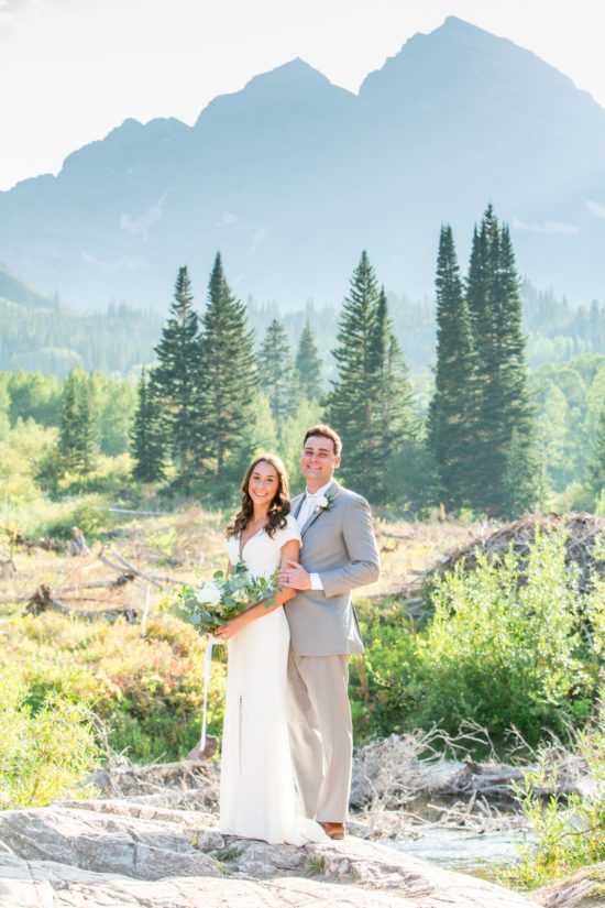 Eloping in Colorado at Maroon Bells - nicholeemerson.com